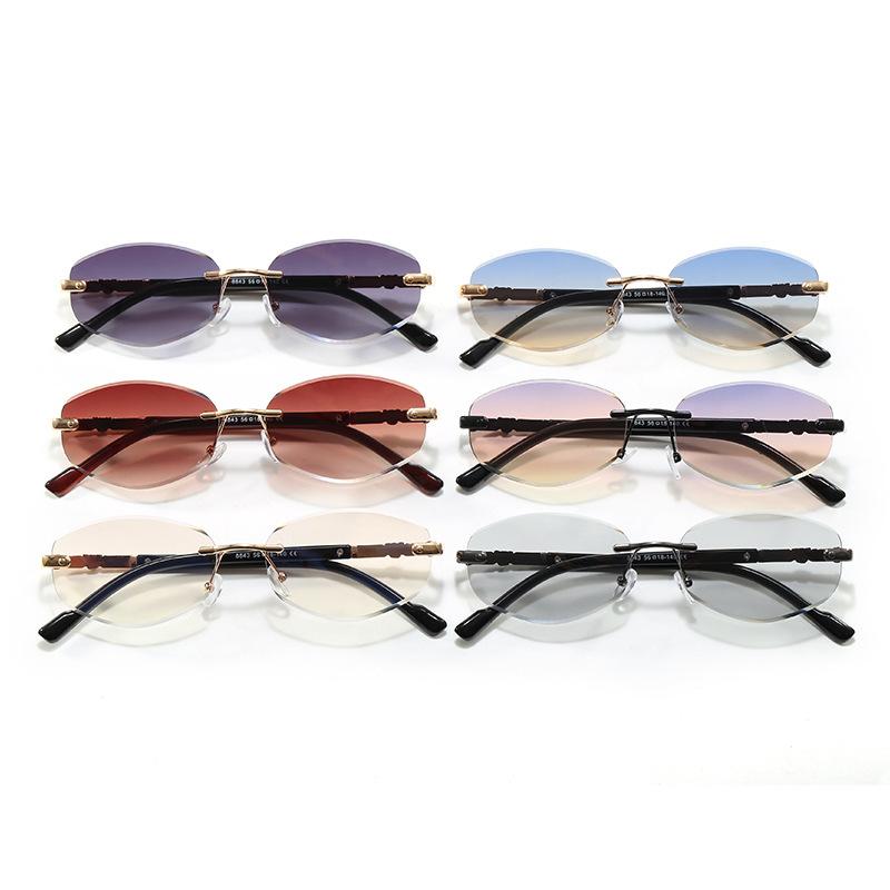 ・レンズカラー: グレー、ライトグレー、ブラウン、紫ピンク、グラデーションパープル、ブルーイエロー・透過率分類: カテゴリー2/サングラス・UVカット: UV400・眼鏡構造: フレームレス・適用シーン: 旅行、パーティー・カラー: ゴール...