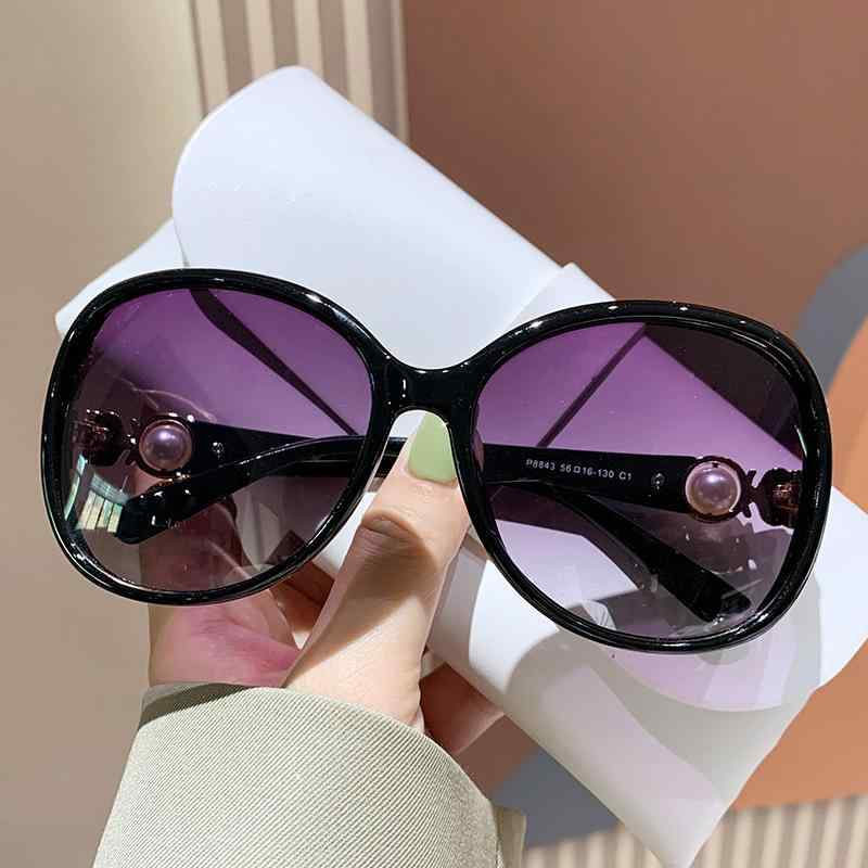 ・レンズカラー: グレー・フレームカラー: ブラック・透過率分類: 3類・UVカット: UV400・眼鏡構造: フルリム・適用シーン: 日焼け止め、旅行、アウトドアスポーツ、サイクリング、ファッション、運転、舞台、パーティー・カラー: ブラ...