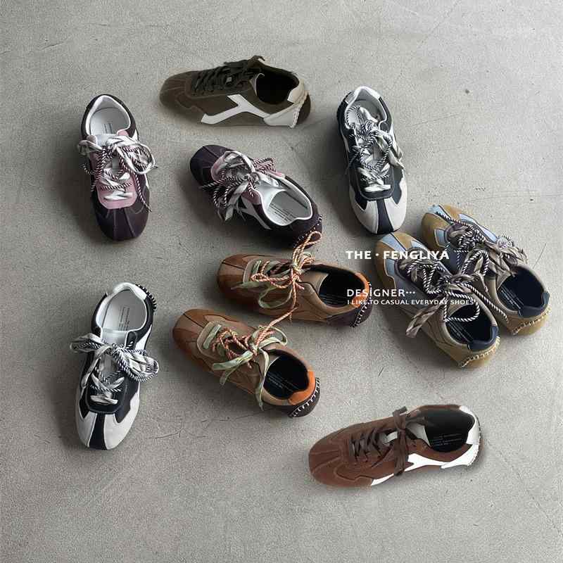 ・スタイル: 韓国版・流行の要素: 配色、皮革の切替・靴のつま先の形状: ラウンドトゥ・アッパー素材: 牛革・皮革の特徴: スエード・対象: 女性・ヒールの高さ: ローヒール（1-3cm）・パターン: ストライプ・適した季節: 冬、秋・カラ...