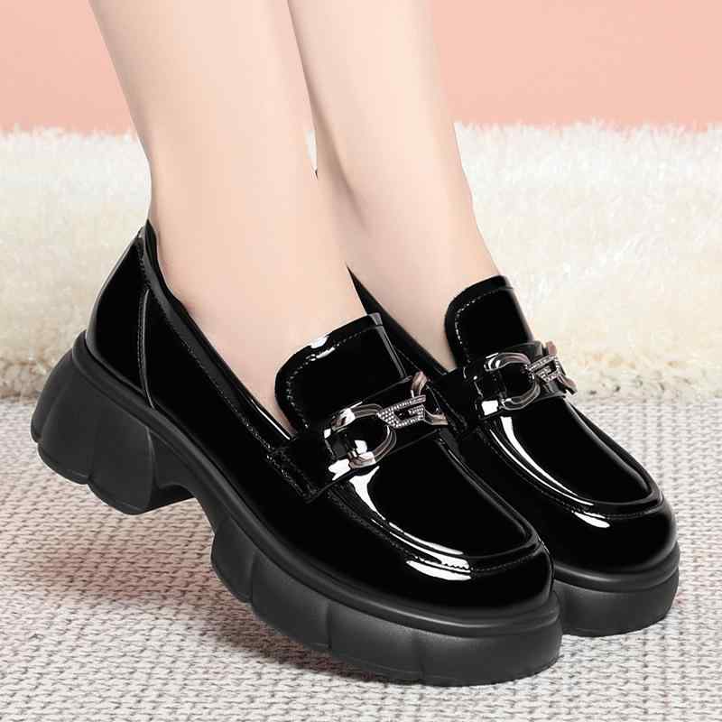 ・流行要素: 太めヒール・つま先の形状: ラウンドトゥ・アッパー素材: PU・スタイル: カジュアル・対象: 女性・柄: 無地・シーズン: 春、夏、秋・カラー: ブラック（光沢）、ブラック（マット）・サイズ: 35、36、37、38、39、...