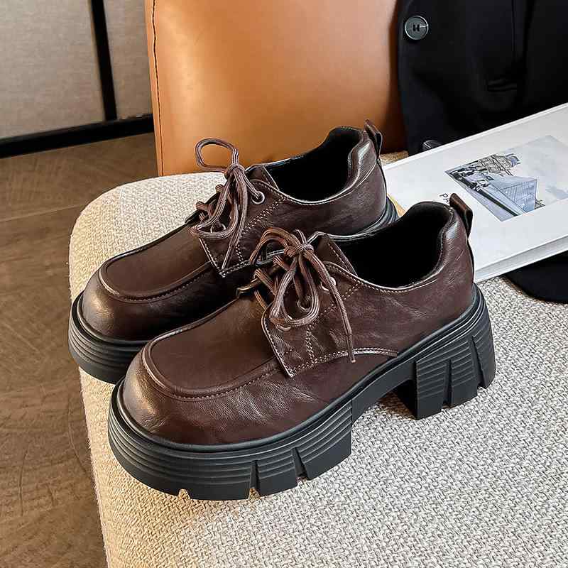 ・カラー: ブラック、ブラウン・サイズ: 35、36、37、38、39、40、41、42、43・流行の要素: 金属、折り返し、ステッチ、太ヒール、クロスストラップ・靴のつま先の形状: ラウンドトゥ・スタイル: 韓国版・アッパー素材: PU・...