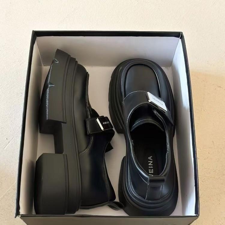 ・カラー: マットブラック、グロスブラック・サイズ: 35, 36, 37, 38, 39, 40・流行の要素: その他・つま先の形状: ラウンドトゥ・スタイル: 日本風・アッパー素材: PU・皮革の特徴: その他・ヒールの高さ: ミドルヒ...