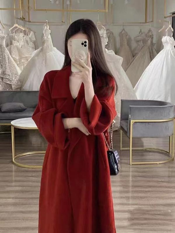 ・カテゴリ: 女式毛呢外套・素材: 羊毛、ポリエステル・主素材含有量: 95%以上・副素材含有量: 30%以下・柄: 無地・厚さ: 厚手・シルエット: ゆったり・着丈: 長め(100cm以上)・襟: スーツカラー・袖丈: 長袖・袖: ドロッ...