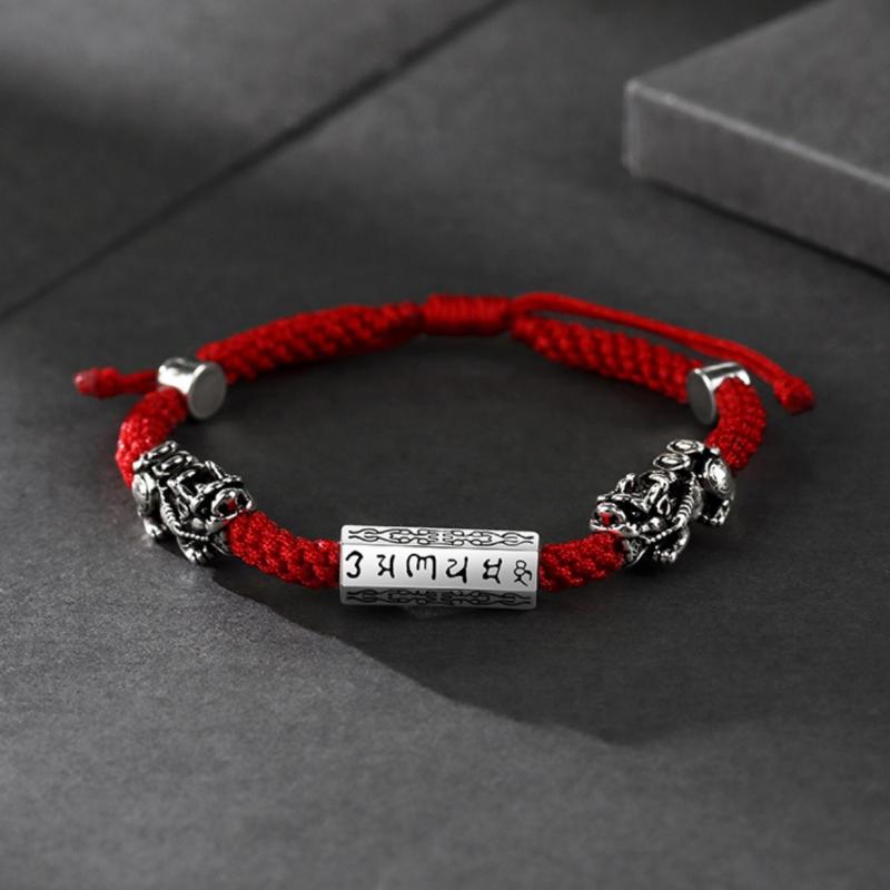 ・素材: 銅・処理プロセス: 電気メッキ・スタイル: レディース・造型: 幾何学型・アイテムナンバー: SL133-六字真言・カラー: SL133-黒紐-六字真言, SL133-赤紐-六字真言・流行要素: 貔貅・スタイル分類: 個性派・製品...