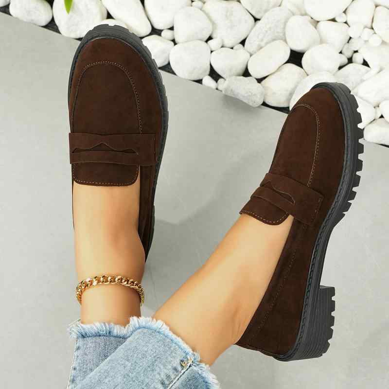 ・カラー: 深棕色・サイズ: 36, 37, 38, 39, 40, 41, 42, 43・流行要素: ステッチ, 浅口, 厚底, 防水・つま先の形状: ラウンドトゥ・スタイル: イギリス・アッパー素材: スエード・皮革の特徴: ベロア・ヒ...