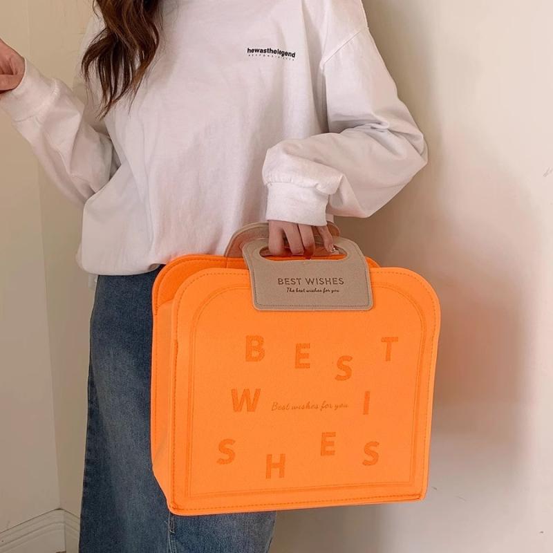 ・カラー: レッド、オレンジ、グリーン、ブルー、グレー・スタイル: 都市・素材: フェルト・バッグのタイプ: トートバッグ・バッグのサイズ: 大・デザイン: 文字・裏地: ポリエステル・バッグの形状: 縦型・留め具の種類: スナップ・硬さ:...