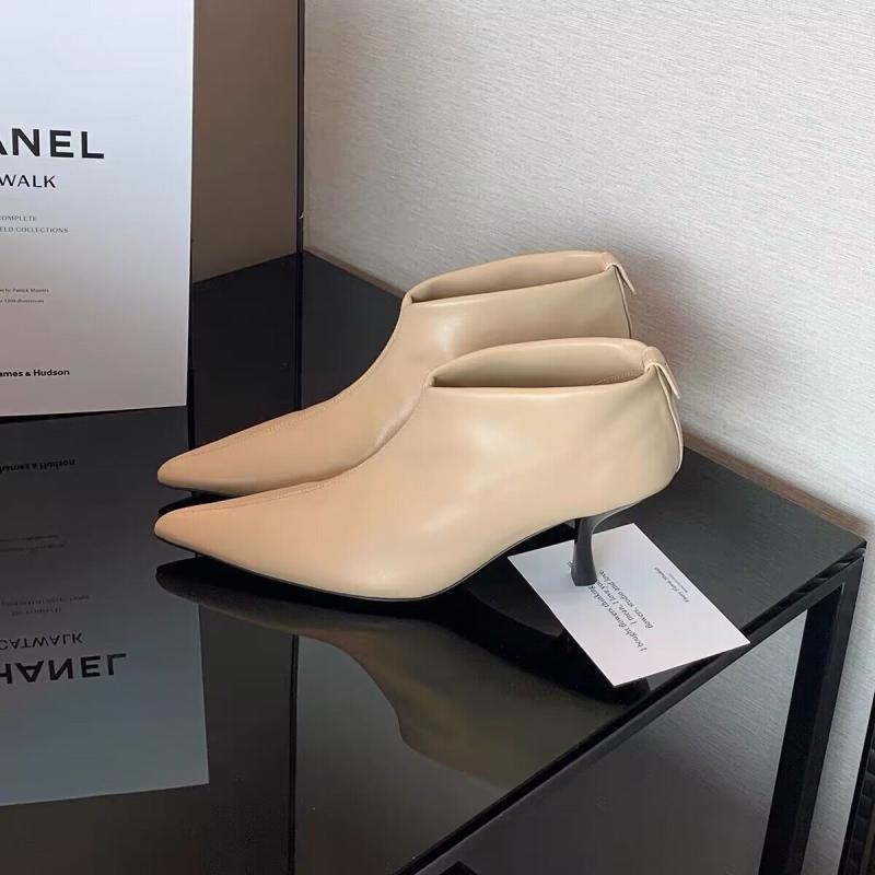 ・カテゴリ: ブーツ・対象年齢: 大人・素材: 牛革、ゴム・性別: 女性・スタイル: カジュアル・つま先の形状: 尖头・ヒールの形状: ピンヒール・ヒールの高さ: ミドルヒール(3-5cm)・ブーツの種類: 瘦瘦靴・デザイン: レザー・機能...