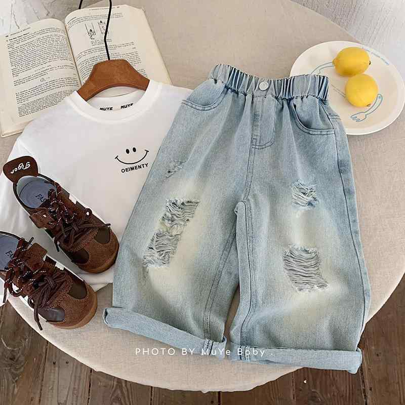 ・スタイル: 韓国版・素材: 綿・安全レベル: A類・パンツ丈: ロング・主な素材構成: 綿90%・対象: 子供用・対象年齢: 3～8歳 (100～140cm)・シーズン: 春・種類: ジーンズ・開裆: 無し・生地加工: 柔らかい・柄: 無...