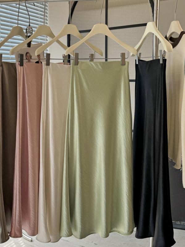 ・柄: 無地・加工: 防しわ加工・素材: 化学繊維混紡・スカートタイプ: フレアスカート・スカート丈: ミモレ丈・デザイン: 無地・カラー: ダークパープル, パープルピンク, マルーン, ゴールド, アップルグリーン, ショッキングピンク...