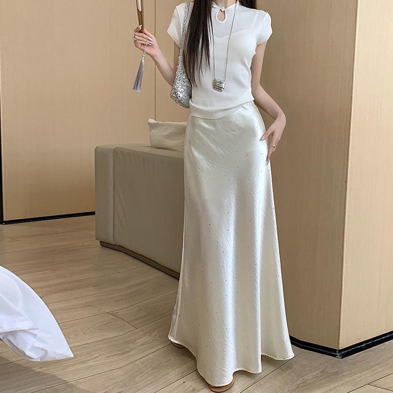 ・柄: 無地・製法: 立体裁断・生地名: ポリエステル・主素材: スパンデックス・スカート型: マーメイドスカート・スカート丈: ミモレ丈・カラー: ブラック、杏色、シャンパン・サイズ: S、M、L、XL・スタイル: セレブ風・主素材の含有...