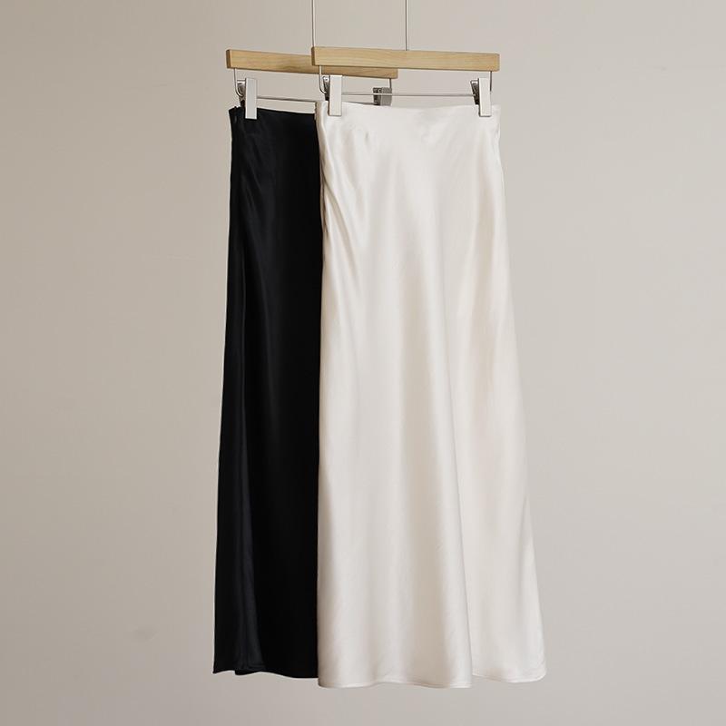 ・柄: 無地・加工: 防しわ加工・生地: 酢酸繊維・主な素材: トリアセテート70-80%、ポリエステル30%以下・スカート型: Aライン・スカート丈: ミモレ丈・デザイン: 無地・カラー: ブラック、杏色・サイズ: M、L、XL、2XL・...