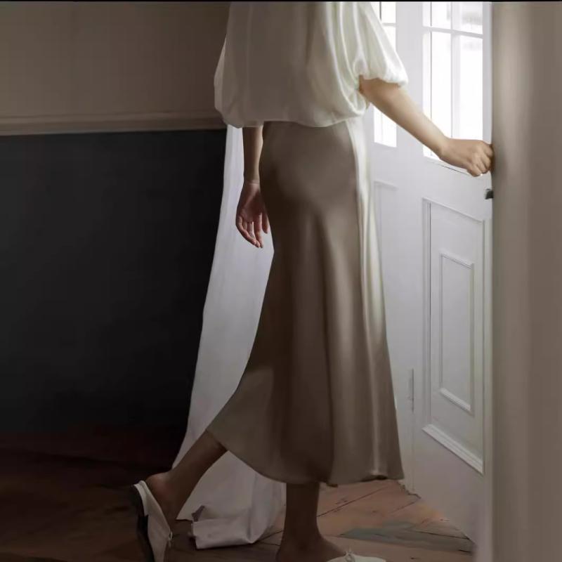 ・柄: 無地・製法: 高温定型・素材: 酢酸繊維・スカートタイプ: Aライン・スカート丈: ロング丈・要素: 無地・カラー: 淡ピンク、黒、シャンパン、水月シルバー、パールホワイト、流砂シルバー、ダークパープル、ライトブルー、オフホワイト、...