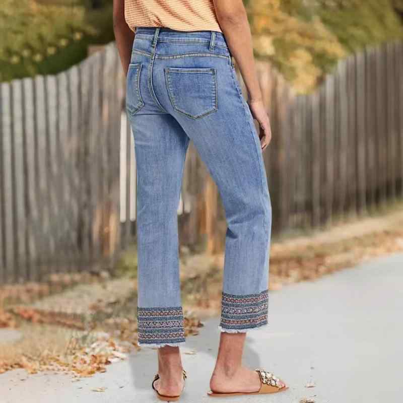 ・カテゴリ: ジーンズ・素材: デニム・主な素材: 綿・素材（%）: 綿70-80%、ポリエステル30%以下・スタイル: ストレート・パンツ丈: クロップド・股上: ハイウエスト・厚さ: 普通・デザイン: ポケット・カラー: ライトブルー・...