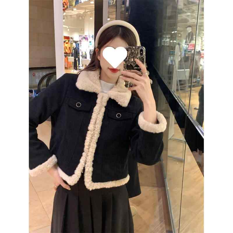 ・商品カテゴリ: ジャケット・素材: ポリエステル、その他・混紡率: ポリエステル95%以上、その他30%以下・柄: 無地・スタイル: カジュアル・フィットタイプ: ルーズ・丈: ミドル丈（50cm<丈の長さ≤65cm）・袖丈: 長袖...