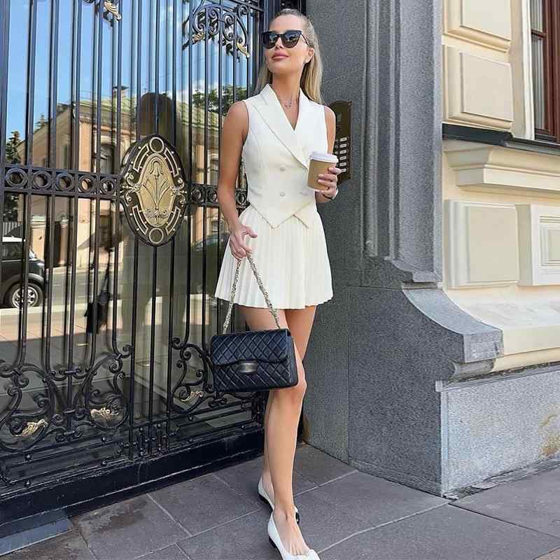 ・柄: 無地・スカート丈: ミニ丈・デザイン: ボタン・素材: ポリエステル・カラー: ホワイト、ブラック・サイズ: S、M、L、XL・スタイル: スイート、フレッシュ・袖丈: ノースリーブ・セット内容: スカート