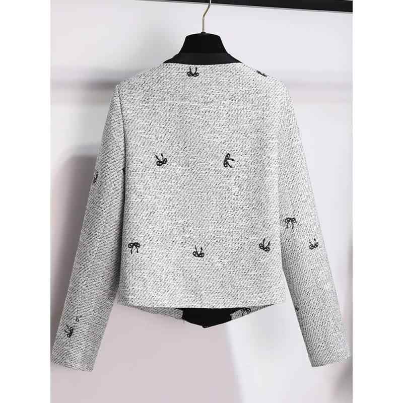 ・柄: その他・スカート丈: ロング・スタイル: 通勤・セット内容: スカート・袖丈: 長袖・袖のタイプ: フレアスリーブ・素材: ポリエステル・主な素材含有量: 95%以上・色: ライトグレー・サイズ: M, L, XL, 2XL・特徴:...