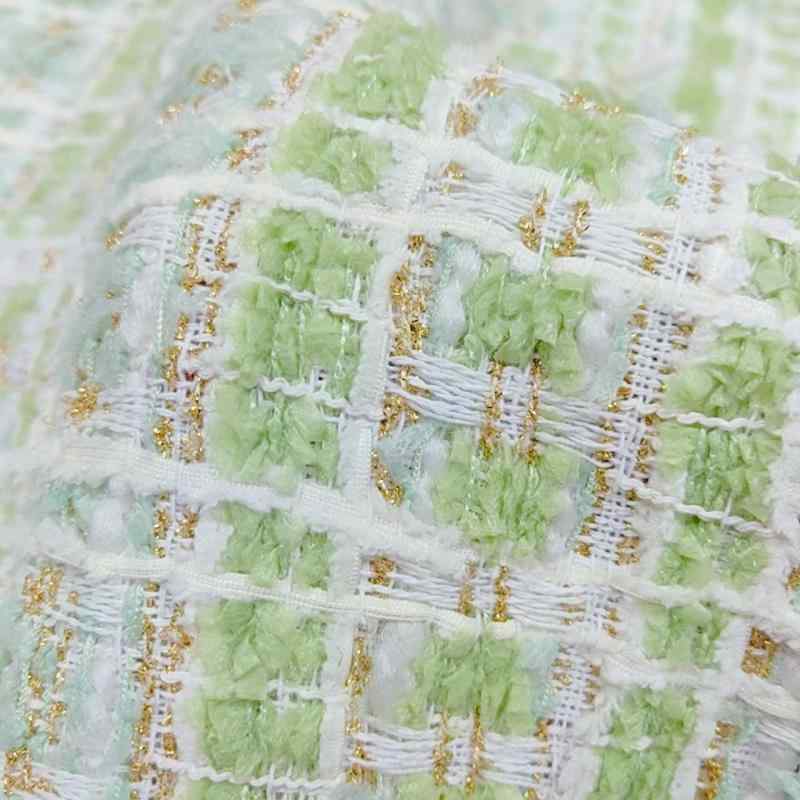 ・種類: 花呢・素材: ポリエステル85%、金線5%、綿10%・生地幅: 150cm・目付: 約650g・織り方: 粗紡・柄: 格子・用途: その他・色: 紫、緑、黄、白、黒、水色