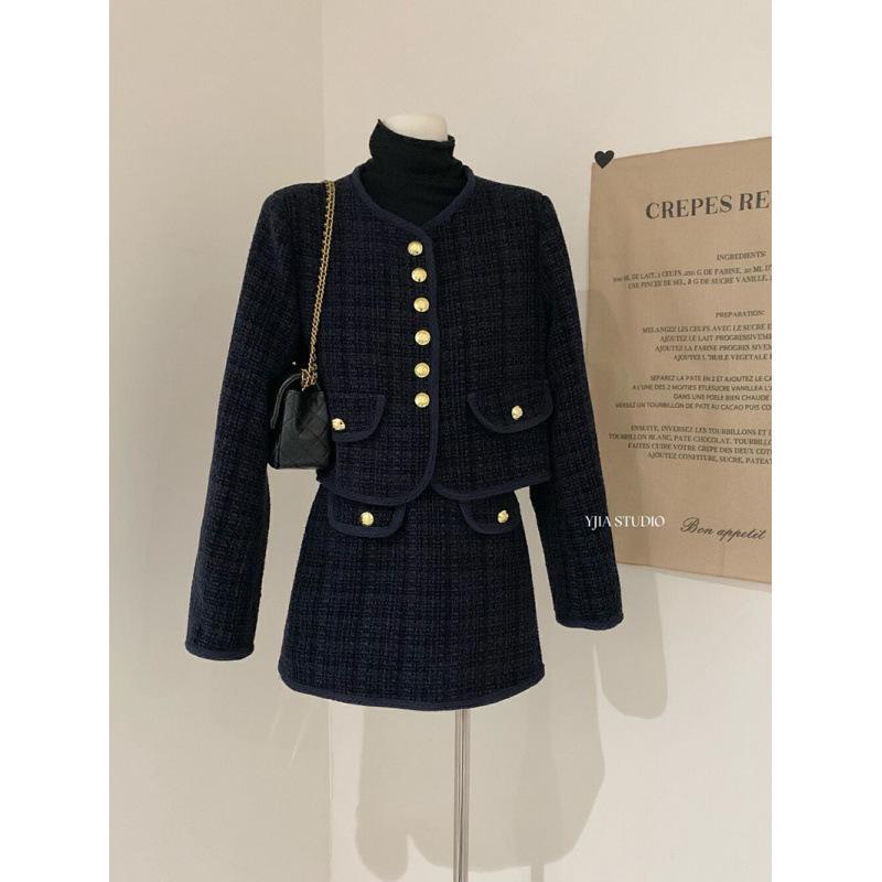 ・柄: その他・スカート丈: ロング・素材: ポリエステル、綿・スタイル: 通勤・セット内容: スカート、上着（中綿入り）・袖丈: 長袖・袖のタイプ: レギュラー・対象: 女性・カテゴリ: カジュアルセットアップ・色: レッド、ネイビー・サ...