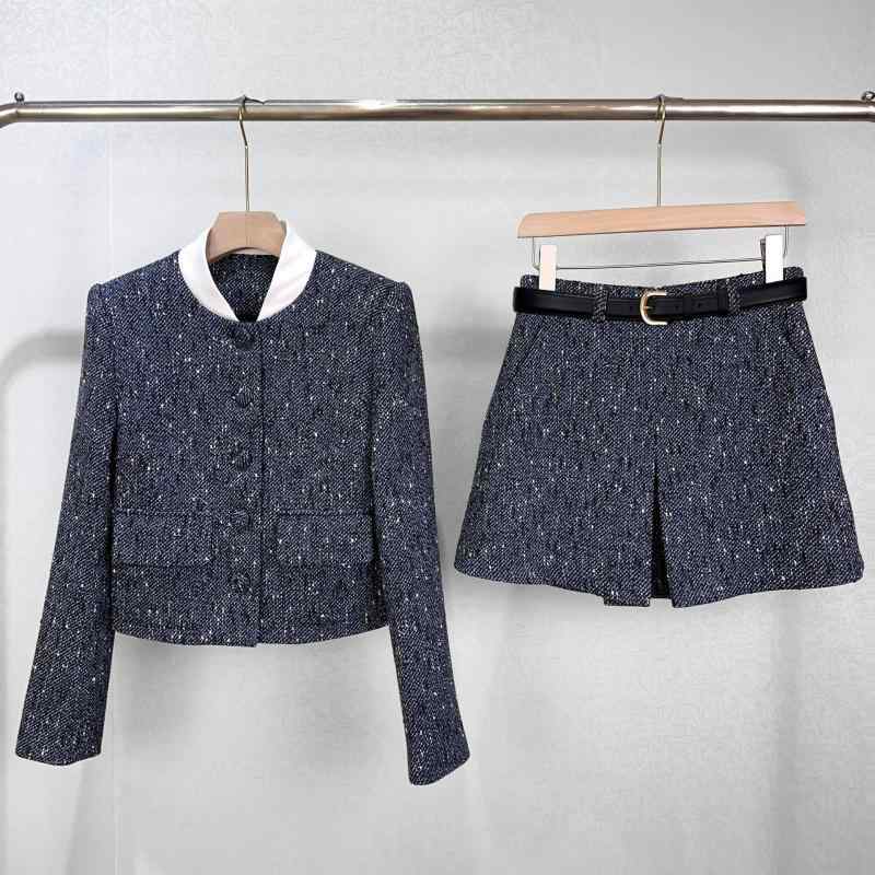 ・スカート丈: ミニスカート・流行の要素: ボタン・生地の名称: ポリエステル繊維・主な生地の組成: ポリエステル繊維・カラー: ジャケット, スカート・サイズ: S, M, L・スタイル: プライベート, エレガント・スタイル: エレガン...