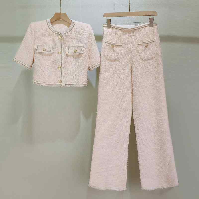 ・柄: 無地・パンツ丈: フルレングス・流行要素: カットオフ・加工: 起毛・素材: 綿・主な素材: 綿・主な素材の含有量: 50-70%・カラー: トップス、パンツ・サイズ: S、M、L・スタイル: 大人可愛い、小香風・セット内容: パン...