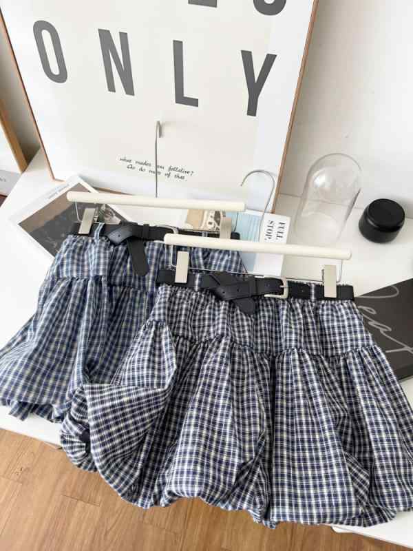 ・素材: 綿・スカート型: Aラインスカート・スカート丈: ミニスカート・スタイル: スイート、ガーリー・柄: 格子柄・カラー: ダークブルー系チェック、ライトブルー系チェック・サイズ: フリーサイズ・ストレッチ: なし