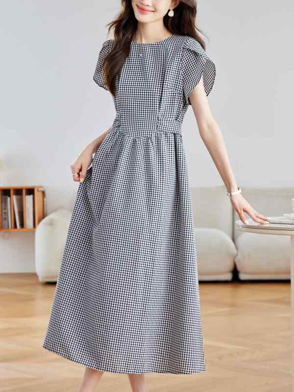 ・素材: 綿、ポリエステル・柄: 格子柄・スタイル: ベーシック、通勤・スカート丈: ミモレ丈・スカートタイプ: Aライン・ネックライン: ラウンドネック・袖丈: ノースリーブ・ウエスト: ハイウエスト・カラー: 黒白格子・サイズ: フリー...