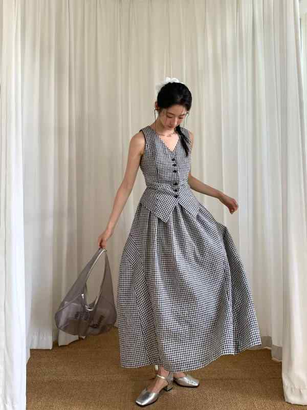 ・柄: ストライプ/格子・加工方法: 貼り付け/拼接・素材: 綿・主な素材: 綿50-70%、ポリエステル50-70%・スカート型: Aライン・スカート丈: ロング・デザイン: 拼接・カラー: ブラック、レッド・サイズ: S、M・スタイル:...