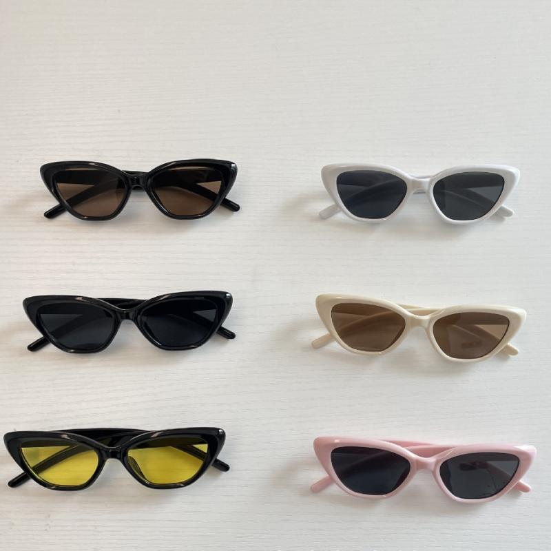 ・フレームタイプ: フルリム・フレームカラー: ブラック, シャンパン, ホワイト, イエロー, ピンク, ブラウン, アイボリー・レンズ素材: 樹脂・フレーム素材: 樹脂, プラスチック・サングラス形状: キャットアイ・可視光線透過率: ...