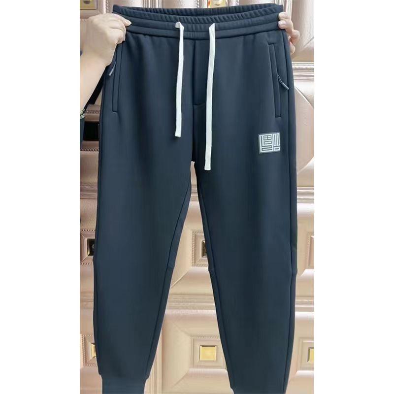 ・スタイル: スポーツ・対象: メンズ・カテゴリ: カジュアルパンツ・パンツ丈: クロップド・パンツタイプ: テーパード・股上: 普通・ベルト: 無し・厚さ: 普通・柄: ストライプ・主な素材: ポリエステル・素材: 綿、ローマ布・パンツ裾...