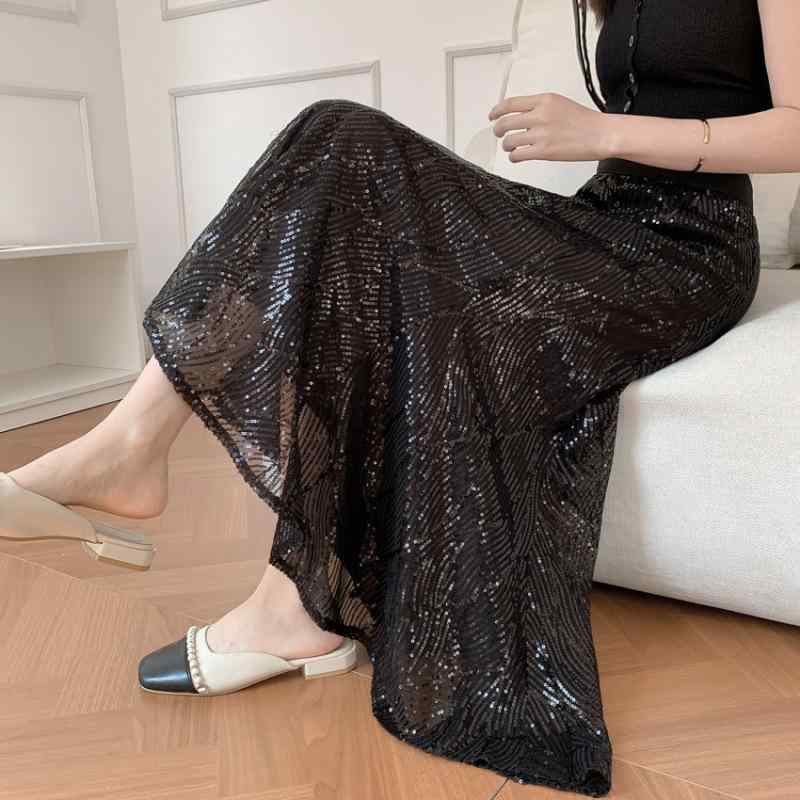 ・柄: 花柄・生地: 亮片・スカートタイプ: マーメイドスカート・スカート丈: ミモレ丈・スタイル: 通勤、都会的・素材: その他・素材の割合: 95%以上・伸縮性: なし・カラー: ブラック、シルバー・サイズ: S、M、L