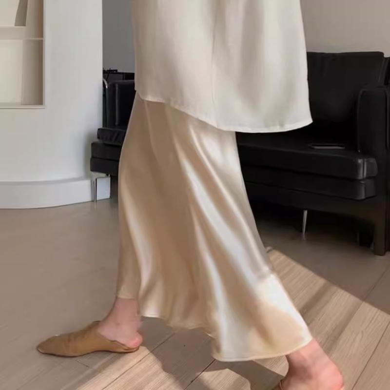・項目: 柄・値: 無地・項目: 製法・値: パッチワーク・項目: 素材・値: アセテート繊維、ポリエステル・項目: スカート・値: マーメイド・項目: スカート丈・値: ミモレ丈・項目: カラー・値: シャンパン、ブラック・項目: サイズ...