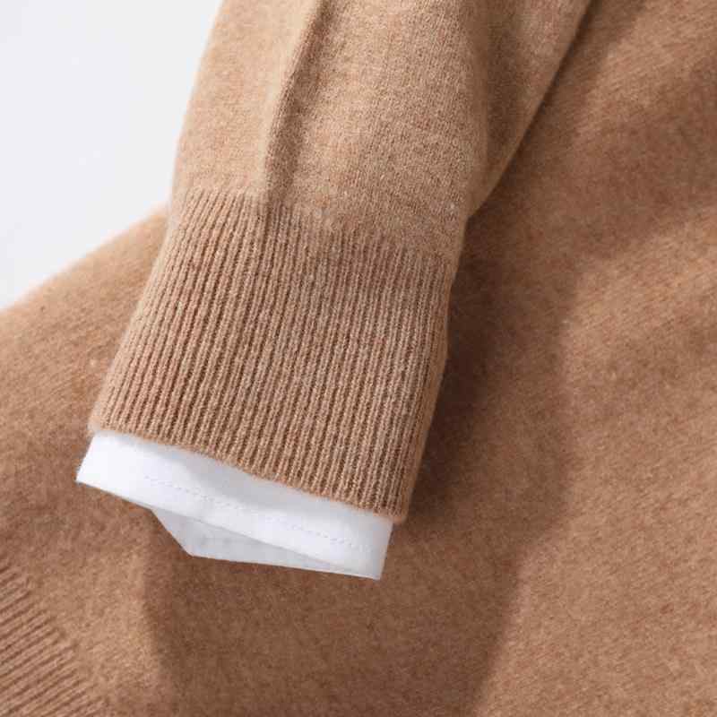 ・素材: ウール、その他・素材（混紡率）: ウール81〜85%・スタイル: プルオーバー・シルエット: ゆったり・ネックライン: その他・袖丈: 長袖・厚さ: その他・スタイル: ベーシック・ディテール: その他・対象: 若者・対象: 成人...