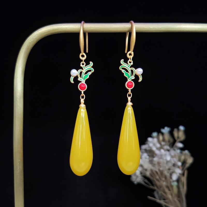 ・素材: 真鍮・種類: ピアス/イヤリング・色: 蜜蝋・デザイン: タッセル、ドロップモチーフ