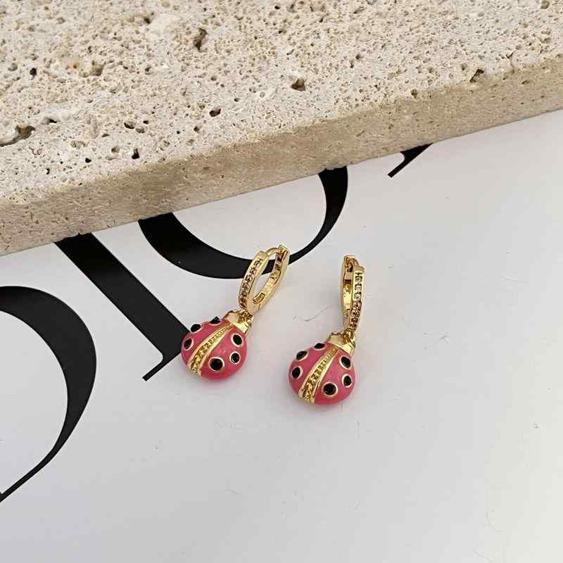 ・項目名: 素材・値: 金属・項目名: 造型・値: 昆虫・項目名: 処理・値: 電気メッキ・項目名: 色・値: イヤリング・項目名: 流行要素・値: てんとう虫・項目名: スタイル・値: ファッションOL、通勤・項目名: 商品カテゴリ・値:...