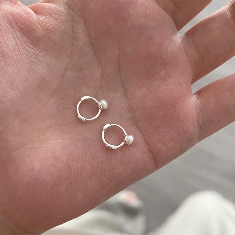 ・素材: シルバー・デザイン: 幾何学型・加工方法: 電気メッキ・カラー: 白金色・純度: 925シルバー・スタイル: ミニマリスト・対象: レディース・カテゴリー: イヤリング・トレンド: 円形