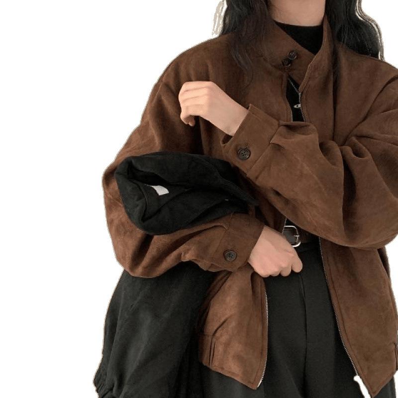 ・袖丈: 長袖・袖型: 通常袖・ネックライン: スタンドカラー・柄: 無地・スタイル: ストリート・シルエット: ゆったり・素材: スエード調・素材（主要）: その他・素材（主要成分含有量）: 70-80%・前開き: ジッパー・着丈: ミド...