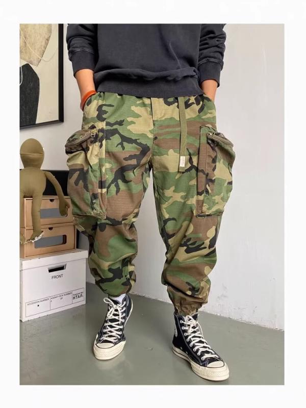 ・カテゴリ: メンズパンツ・スタイル: 韓国風・デザイン: ワークパンツ・パンツタイプ: ストレート・パンツ丈: フルレングス・ウエスト: ミドルウエスト・ベルト: なし・前立て: 紐・厚さ: 普通・柄: 迷彩・対象年齢: 18-24歳、成...