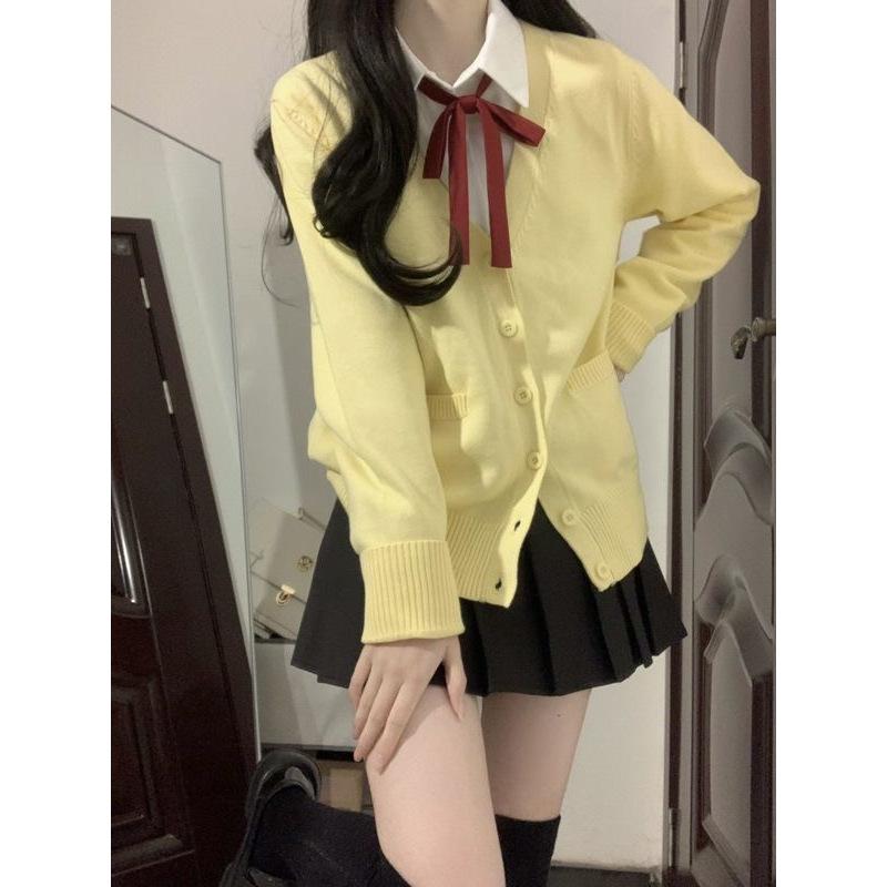 ・素材: ポリエステル繊維・袖丈: 五分袖・ネックライン: ポロ襟・スタイル: スウィート、スクール・カテゴリ: ニット、カーディガン・カラー: 小鶏イエローカーディガン+長袖シャツ+赤リボン、小鶏イエローポケット長袖ニットカーディガン、長...