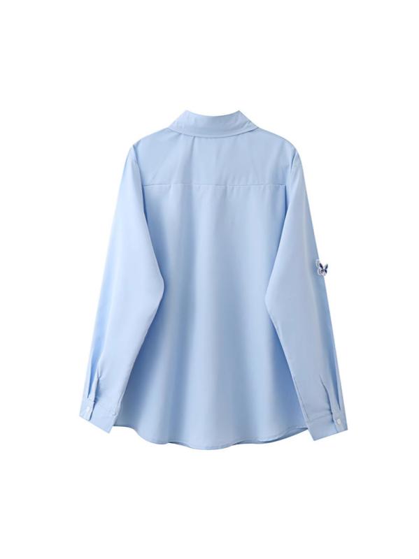 ・主な素材: ポリエステル100%・柄: 蝶結び・袖丈: 長袖・製法: 刺繍・フィット: ストレート・着丈: ミドル丈(65cm超80cm以下)・ネックライン: ポロネック・袖のタイプ: シャツ袖・特徴: ボタン・カラー: ブルー・サイズ:...