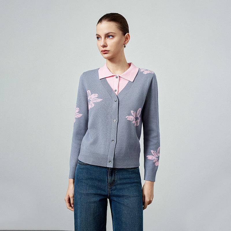 ・素材: アクリル、アクリル混紡・柄: 植物、花柄、プリント・スタイル: 通勤・袖丈: 長袖・ネックライン: ポロネック・着丈: 普通 (50cm超 65cm以下)・カラー: グレーピンク・サイズ展開: S, M, L, XL, XXL・タ...