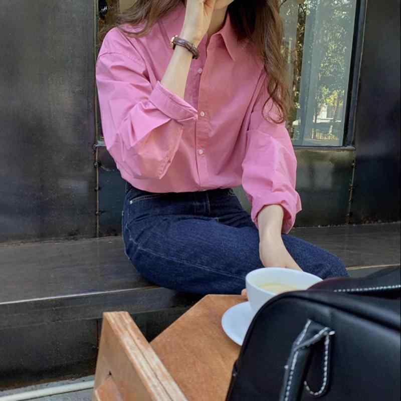 ・素材: 綿、ポリエステル・柄: 無地・スタイル: カーディガン・袖丈: 長袖・フィット: ゆったり・着丈: ミドル丈(50cm超～65cm以下)・ネックライン: ポロネック・袖のタイプ: レギュラー袖・流行の要素: 配色・カラー: ピンク...