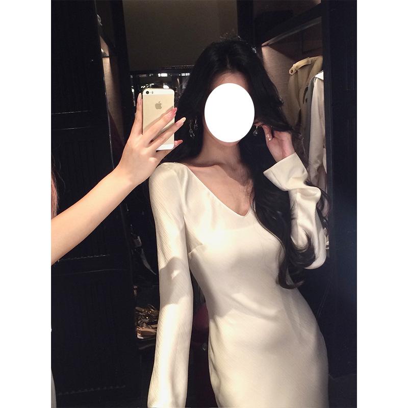 ・素材: ポリエステル繊維・柄: 無地・スタイル: 名媛風・スカート丈: マキシ丈・スカート型: Aライン・ネックライン: Vネック・袖丈: 長袖・ウエスト: ハイウエスト・フロント: プルオーバー・カテゴリ: ワンピース