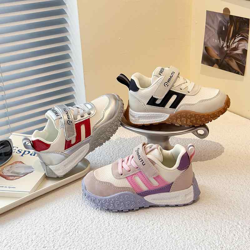 ・カラー: ベージュ、ピンク、シルバー・サイズ: 16.2cm、17cm、17.6cm、18.4cm、19cm、19.5cm、20cm、20.6cm、21.4cm、22cm、22.5cm、23cm・対象年齢: 中童(7-12歳)、小童(4-...