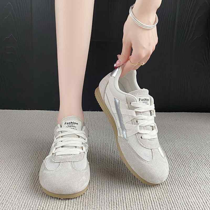 ・流行要素: 镂空・靴のつま先の形状: ラウンドトゥ・アッパー素材: 合成PU・皮革の特徴: 修面・性別: 女性・ヒールの高さ: ローヒール（1-3cm）・パターン: 配色・シーズン: 春、夏、秋・カラー: ブルー, ベージュ, イエロー,...