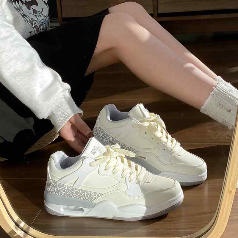 ・カテゴリ: スニーカー・スタイル: 韓国・つま先の形状: スクエアトゥ・靴の甲の素材: PU・靴底の素材: ゴム・裏地の素材: メッシュ・インソールの素材: 布・ヒールの高さ: フラット・柄: ストライプ・性別: 女性・カラー: オフホワ...