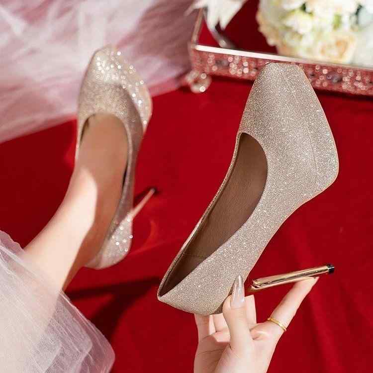・靴のつま先の形状: 尖頭・アッパー素材: PU・スタイル: 韓国風・対象: 女性・ヒールの高さ: ハイヒール (6-8cm)・パターン: 無地・シーズン: 夏・カラー: シルバー、シャンパンゴールド・サイズ: 34, 35, 36, 37...
