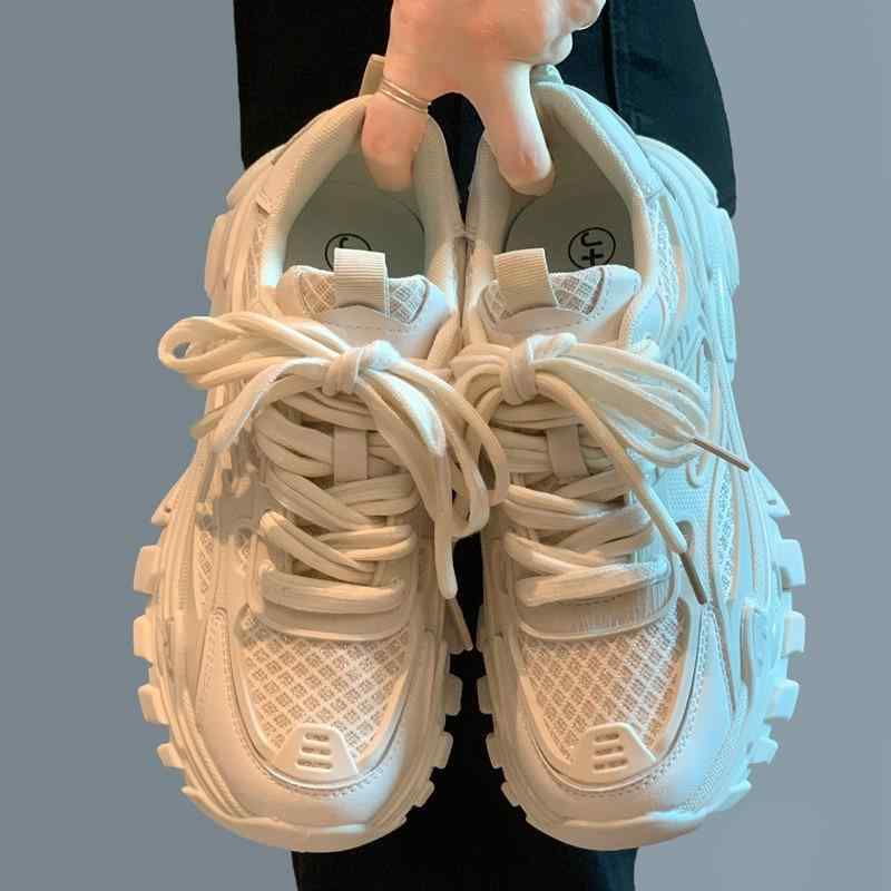 ・カテゴリ: スニーカー・スタイル: 韓国・対象: 女性・アッパー素材: PU、メッシュ・流行の要素: 厚底、クロスストラップ、プラットフォーム・靴のつま先の形状: ラウンド・ヒールの高さ: ミドルヒール(3-5cm)・カラー: ブラック、...