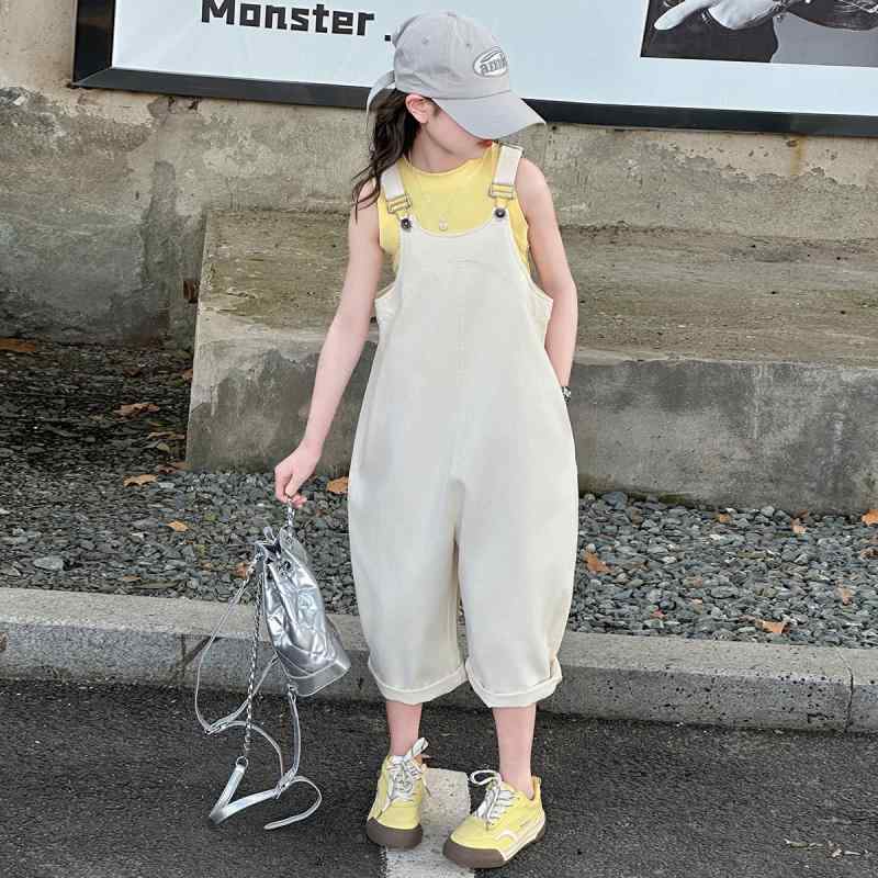 ・スタイル: カジュアル・生地の名称: 綿混・安全レベル: B・パンツ丈: 七分丈・主な生地の成分: 綿85%・対象: 女の子・対象年齢: 8歳以上 (身長140cm以上)・種類: サロペット・股開き: なし・生地の加工: 柔らかい加工・柄...