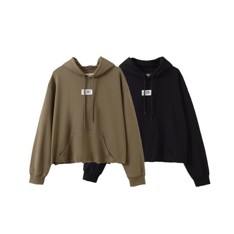 ・パターン: 文字・スタイル: プルオーバー・フィット: レギュラー・構成: 単品・着丈: ミドル丈・袖丈: 長袖・袖のタイプ: レギュラー袖・ネックライン: フード付き・厚さ: 普通・素材: 綿・カラー: オリーブグリーン、ブラック・サイ...