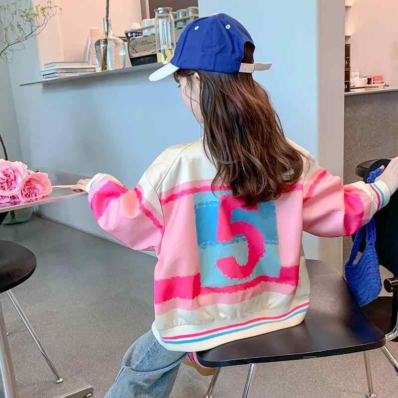 ・性別: 女児・対象年齢: 中・高学年 (8歳以上、140cm以上)・ネックライン: 襟付き・スタイル: カジュアル・柄: アルファベット・厚さ: 普通・袖丈: 長袖・素材: 化学繊維・裏地: ポリエステル100%・留め具: ジッパー・メイ...
